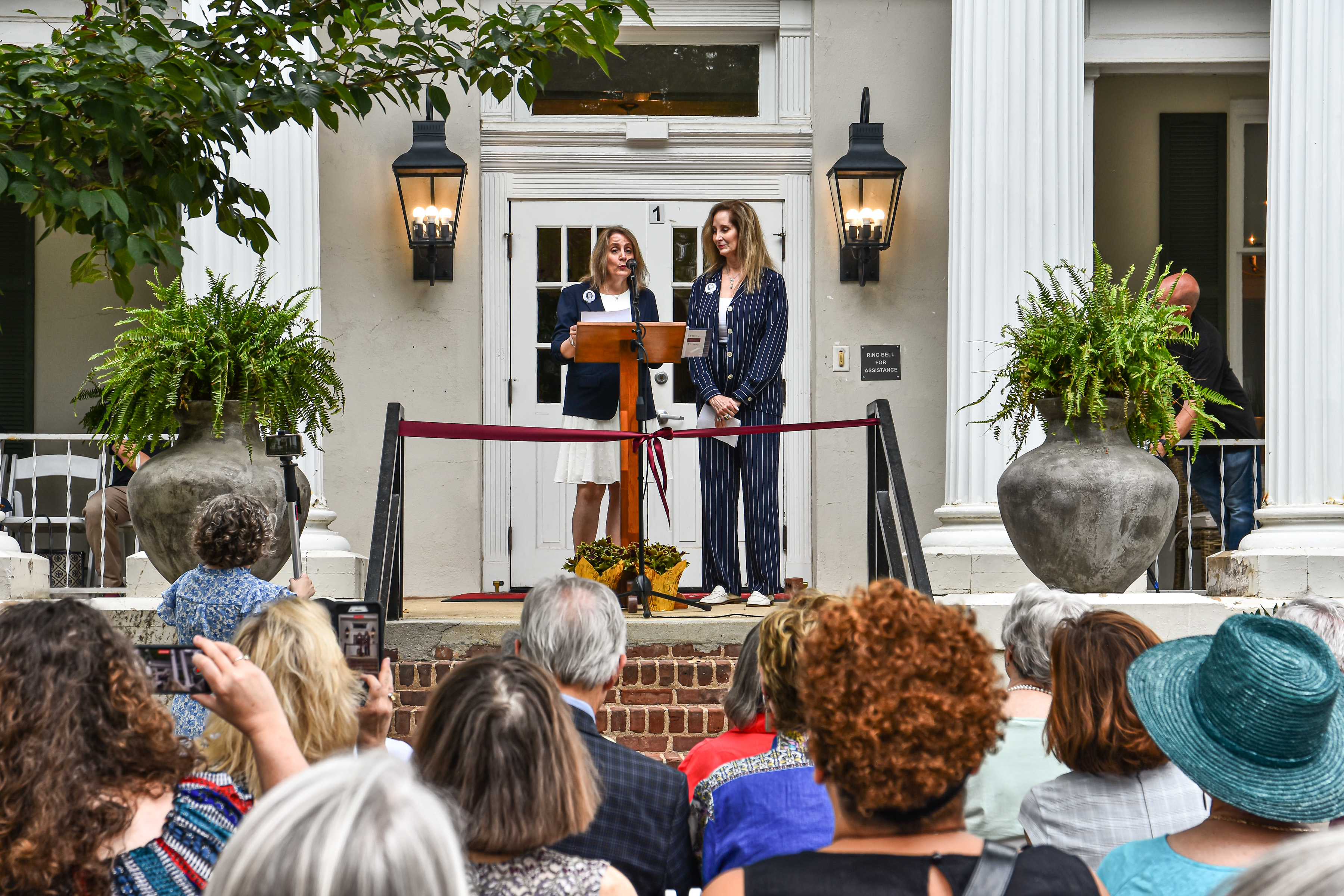 Inside the Morgan-Holcombe Alumni Center | CASE